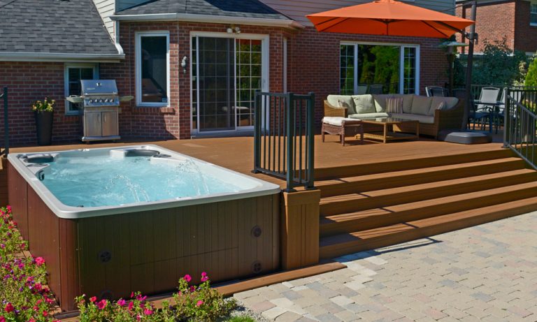 6 amazing above ground swim spass | Small pools for small yards