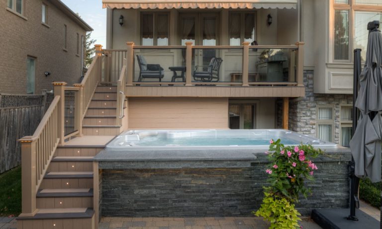 6 amazing above ground swim spass | Small pools for small yards